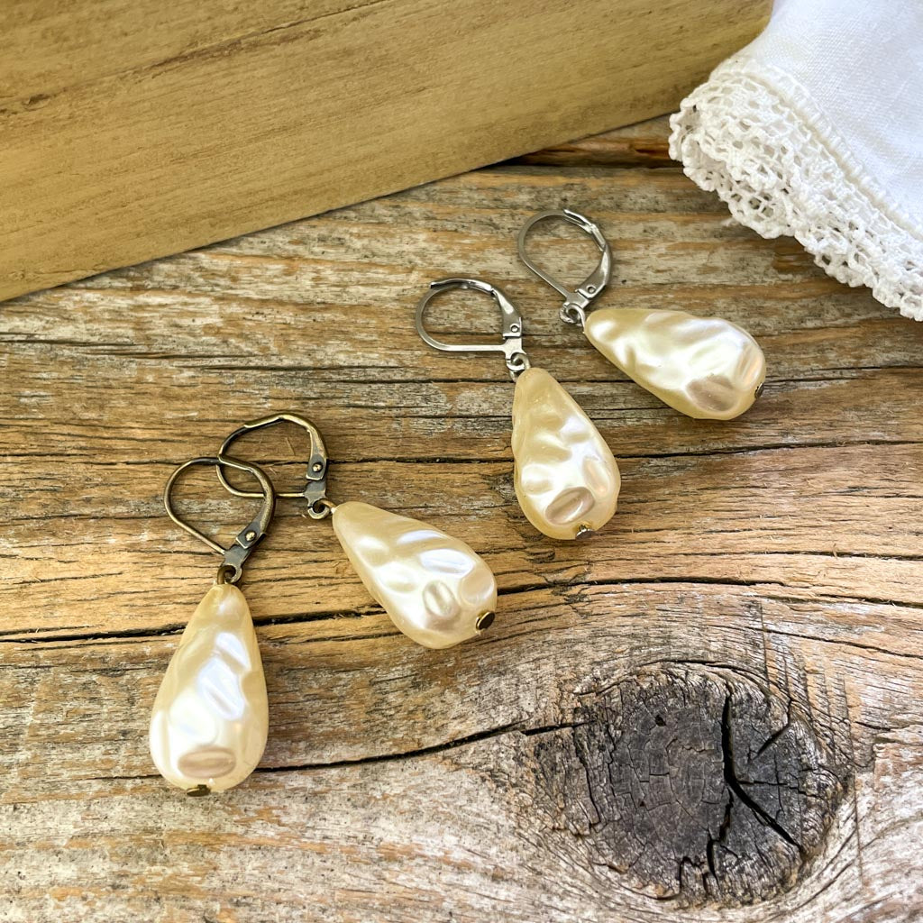 Cream Off White Vintage Baroque Style Pearl Drop Earrings